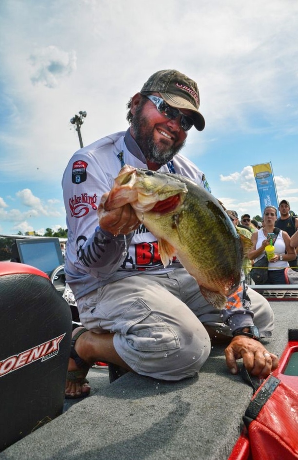 Illinois fan wins B.A.S.S. trip with pro Greg Hackney | BassFIRST