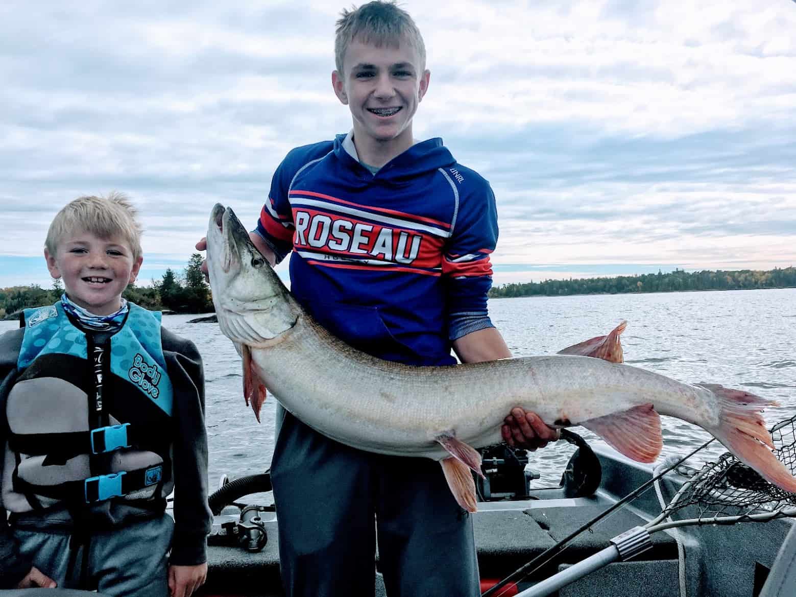 48.5 inch muskie on LOTW in Roseau Ontario on 09/25/2021 | MuskieFIRST