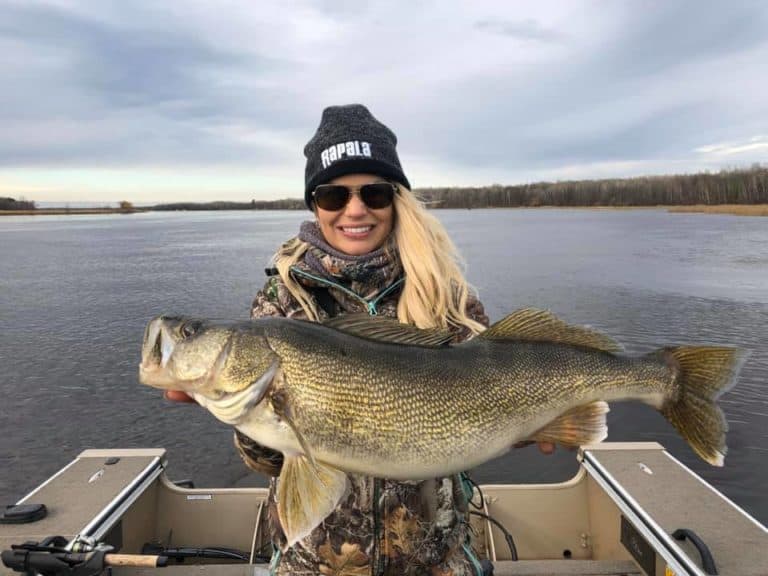 Big Fall Walleyes on the Rainy River | WalleyeFIRST